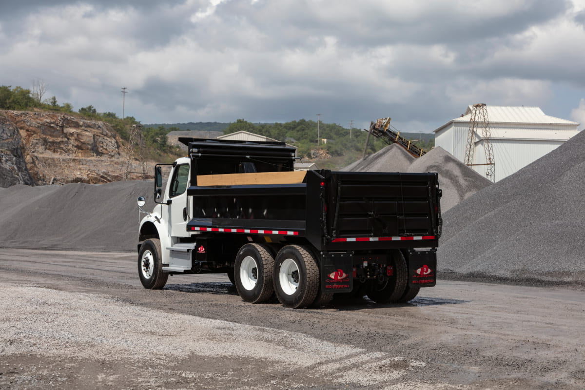4 Tips on Choosing a Dump Truck | Heavy Duty Dump Truck